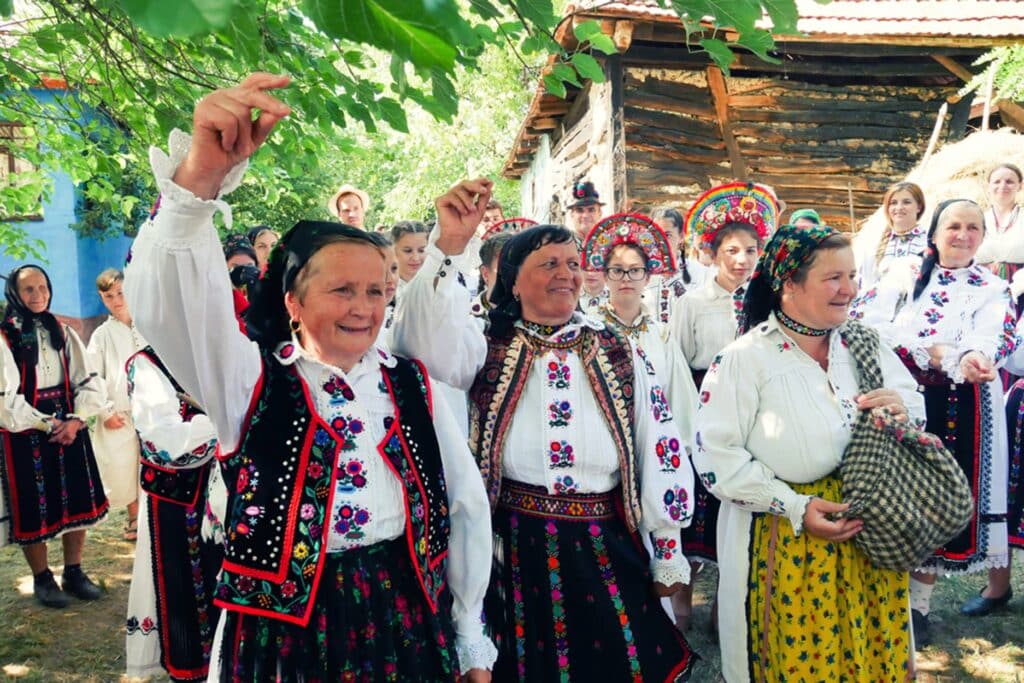 Tradiții și obiceiuri de nuntă în Ardeal: ghid complet - Indigo